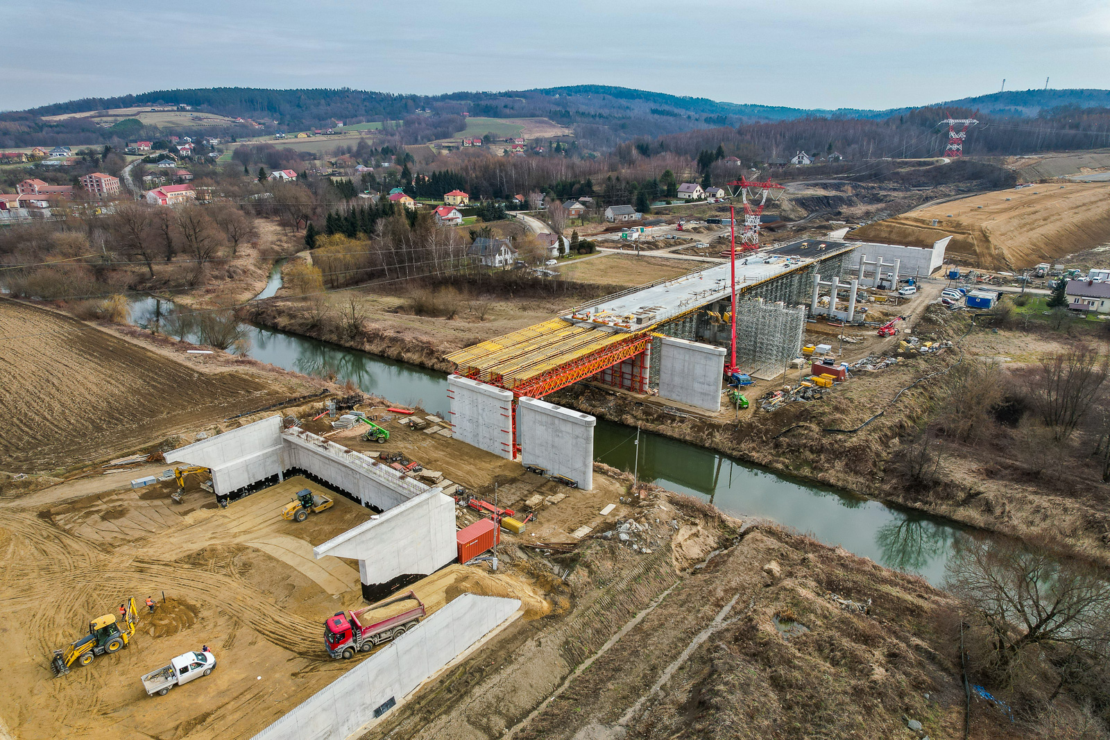 Pomimo „zimowej przerwy” trwa budowa odcinka S19 Babica-Jawornik [ZDJĘCIA]